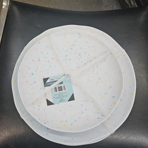 The Spring Shop | Dining | Nwt The Spring Shop Confetti Sprinkle Plates ...